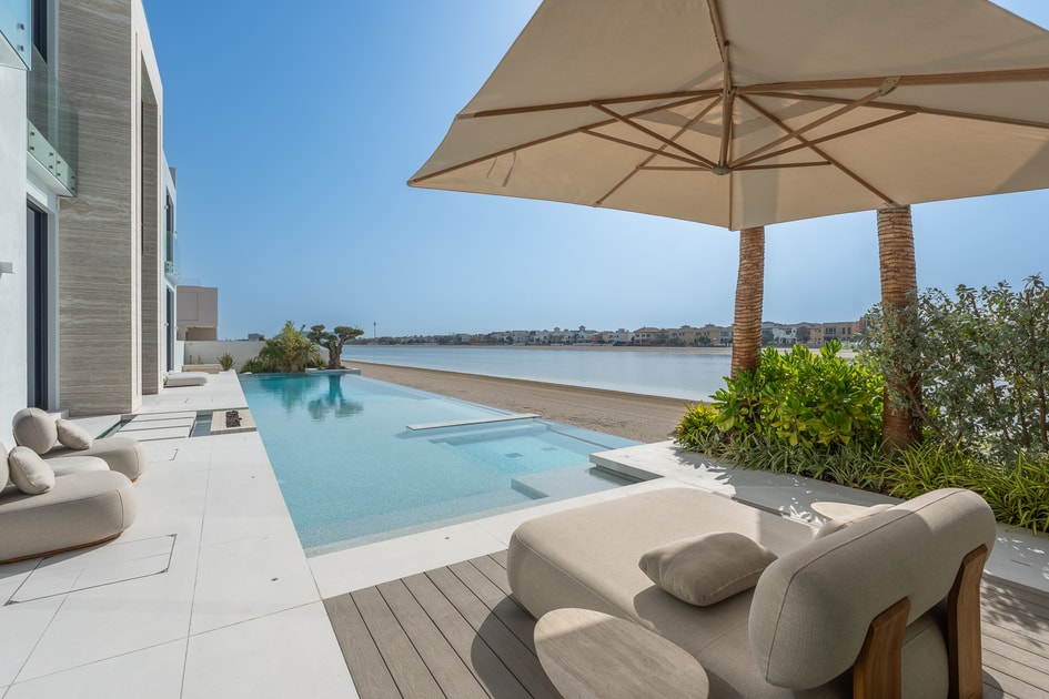 Villa for Sale in Signature Villas Frond N: Custom Mansion with ...